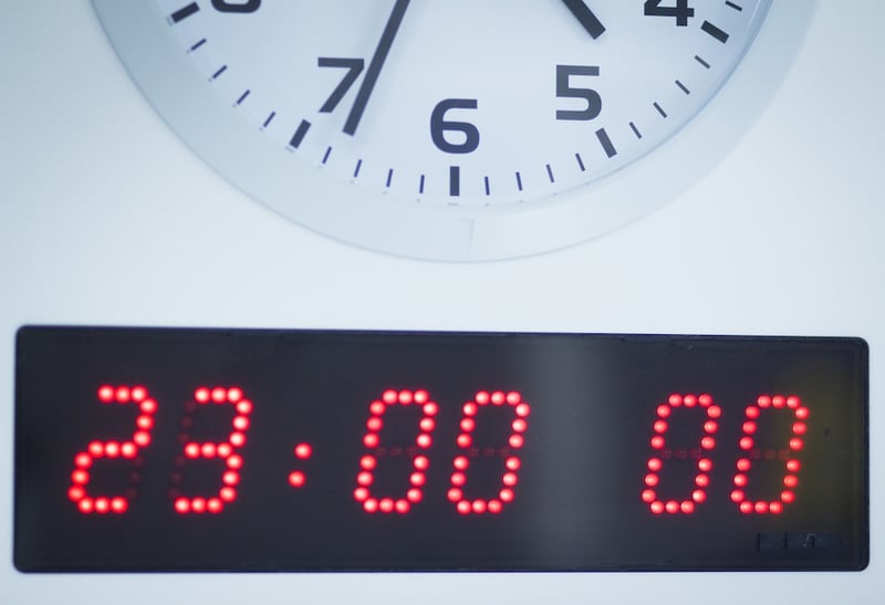 Advantages and Considerations of an Analog Clock System